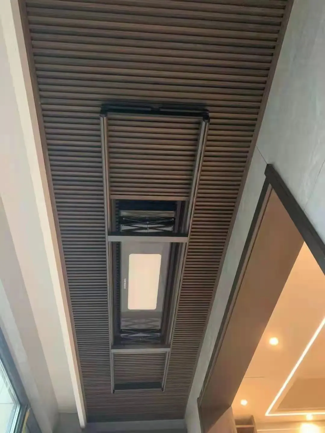 Antique Solid Wood Grille Ceiling - Integrated Wall Panel