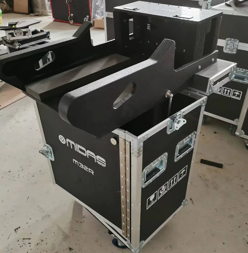 M32R Flight Case - Durable & Customizable DJ Road Case