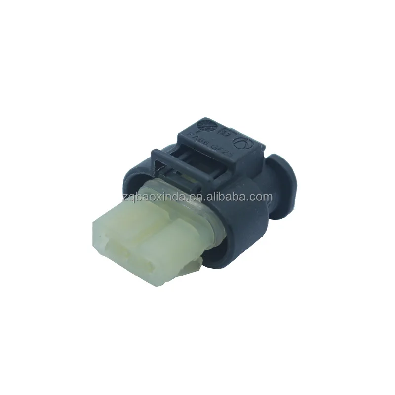 872-858-542 Automotive Connector - 3 Pin Male Harness Housing
