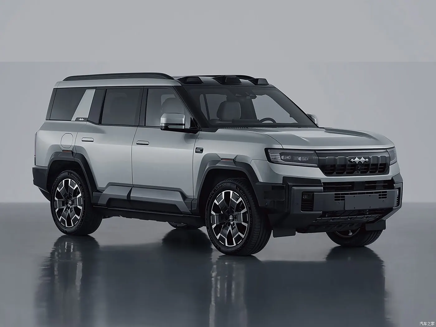BYD Leopard 8 - Luxury PHEV SUV with 6 Seats & Fast Charge