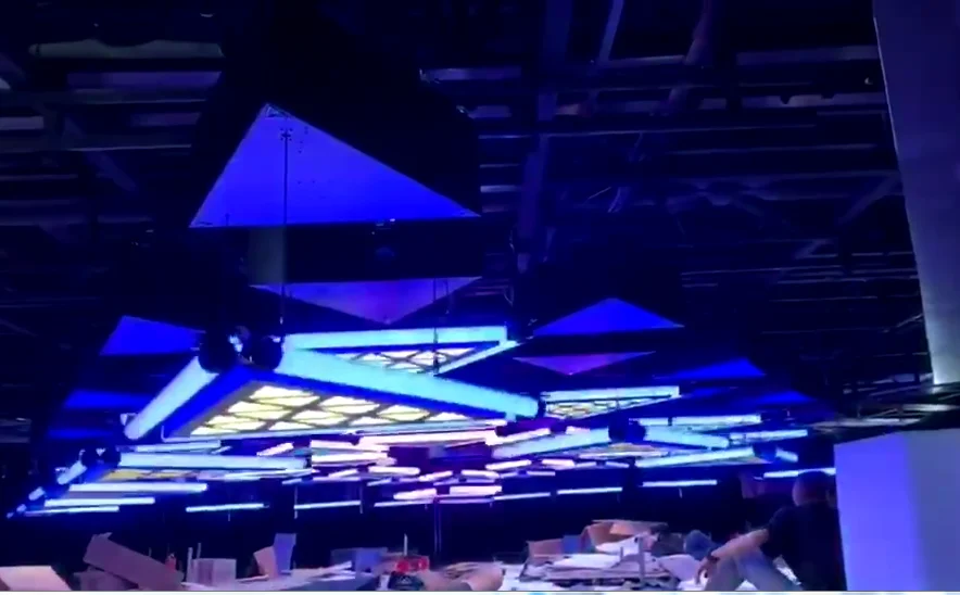 Dmx512 Kinetic Triangle Panel Led Lifting Kinetic Lighting System for ...