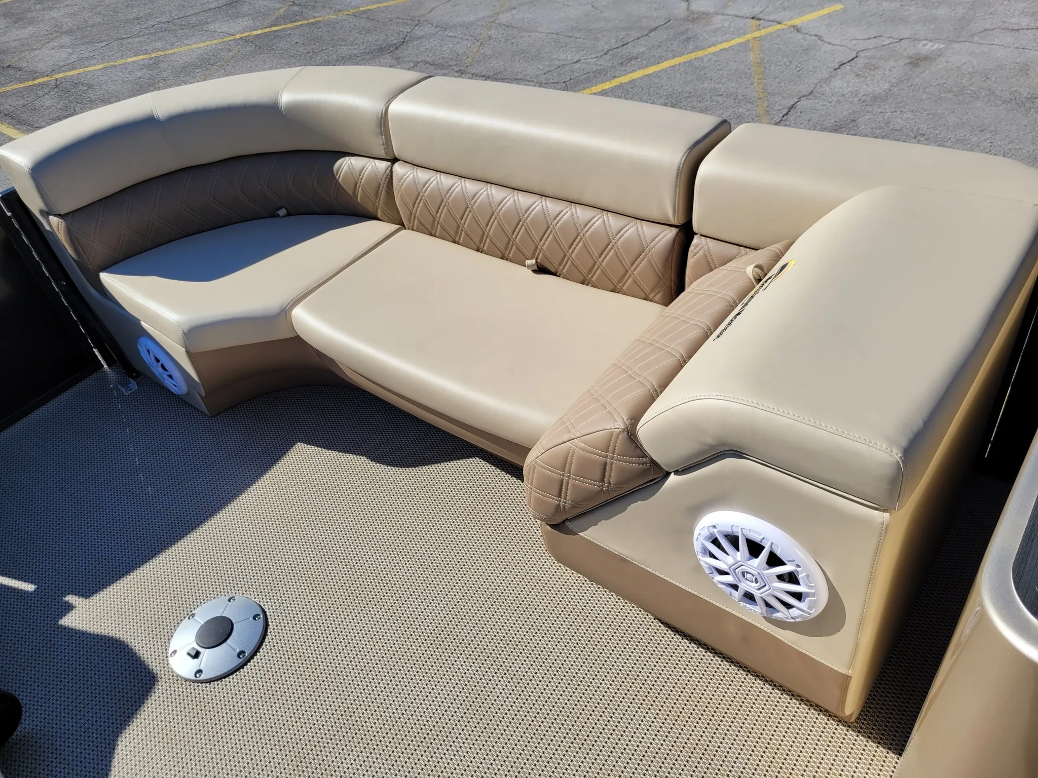 9M Pontoon Boat Manufacturer - Tritoon Boat with Sporty Pontoons