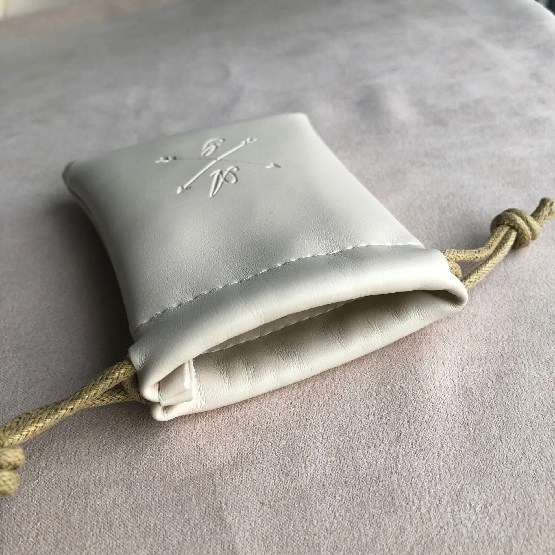 Custom Emboss Logo 7 X 9 Cm Luxury Soft PU Leather Bag