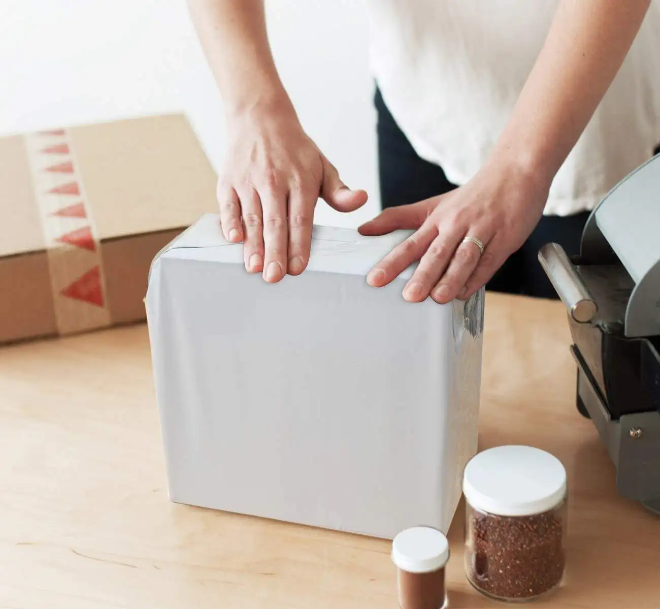 Custom Poly Mailing Bags - Durable and Versatile Solutions