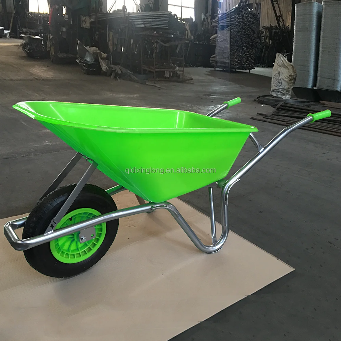QIDI WB6414P Wheelbarrow - Durable, Versatile, and Efficient