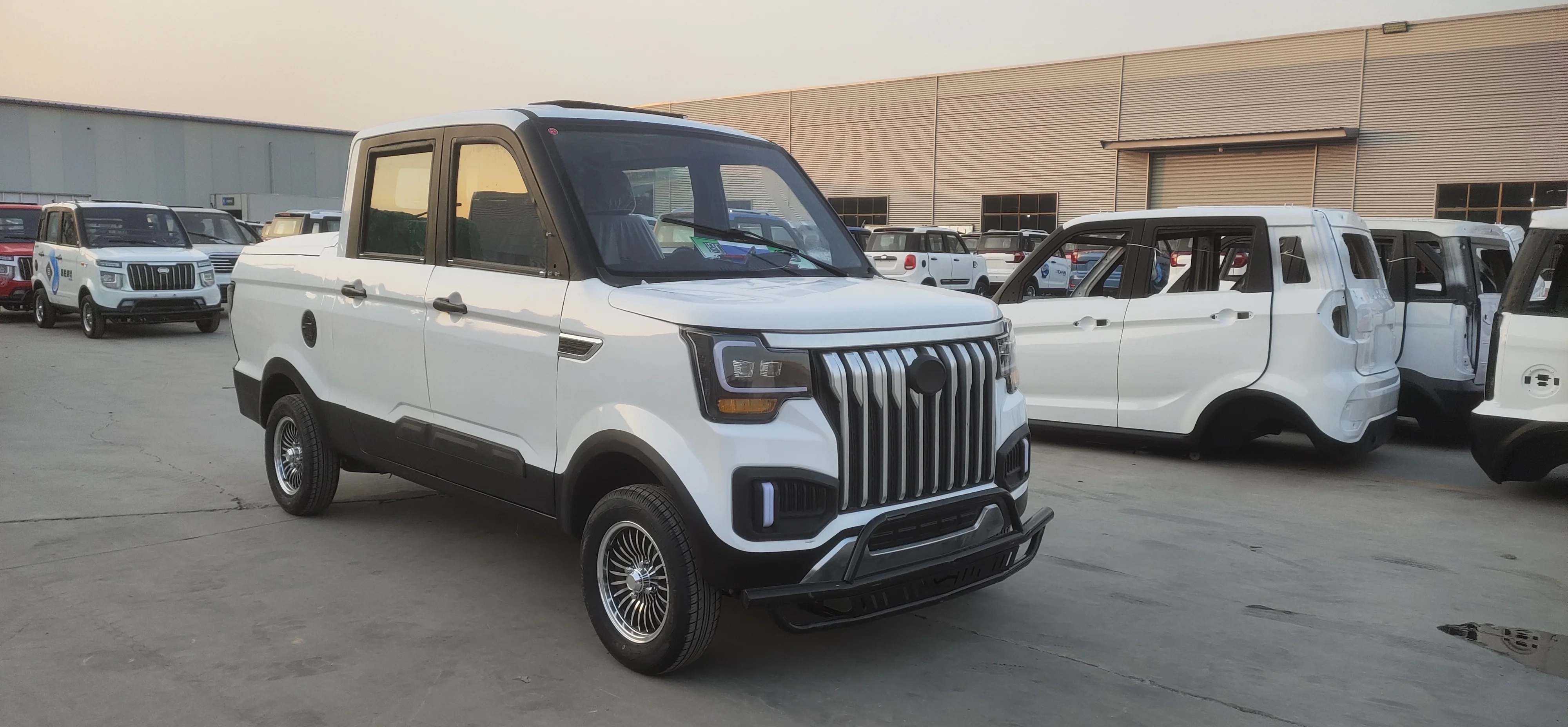 China 1 Ton Heavy Duty Electric Pickup Truck with Solar Panels - 4 ...