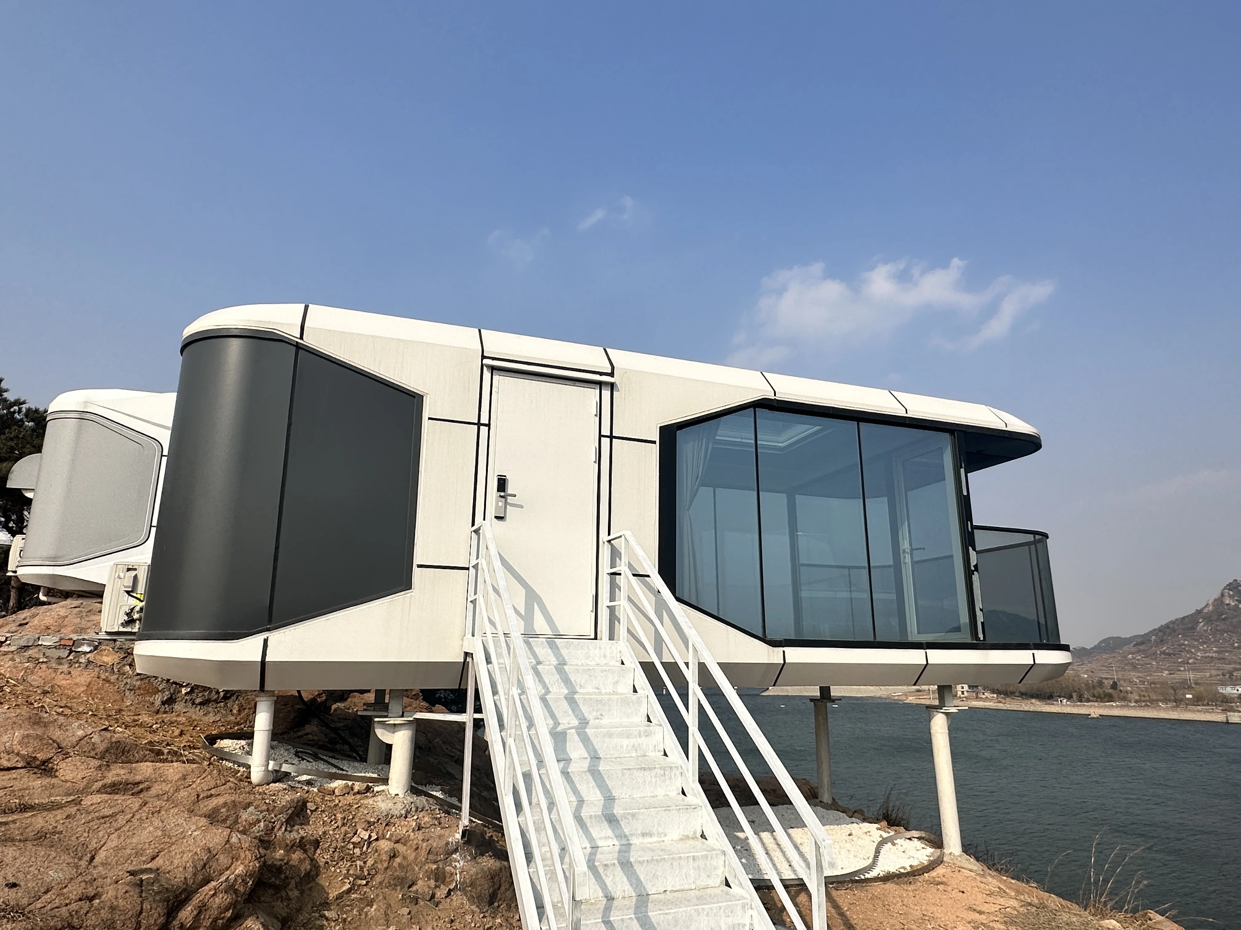 Luxury Modern Mobile Office Space Capsule Space Room Container Mobile ...