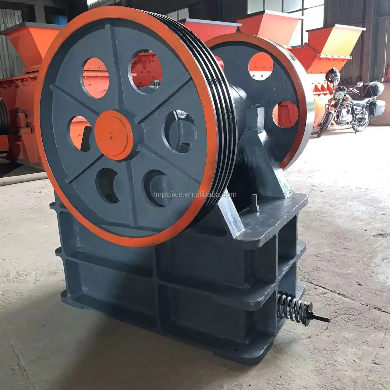 Mining Machine Jaw Crusher Powered By Diesel Engine Rock Stone Crushing ...
