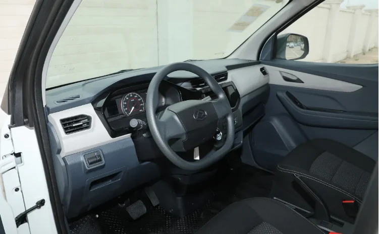 SAIC Maxus Ev30 2023 2022 Electric Car Vehicle 136hp Range 261km Cargo ...