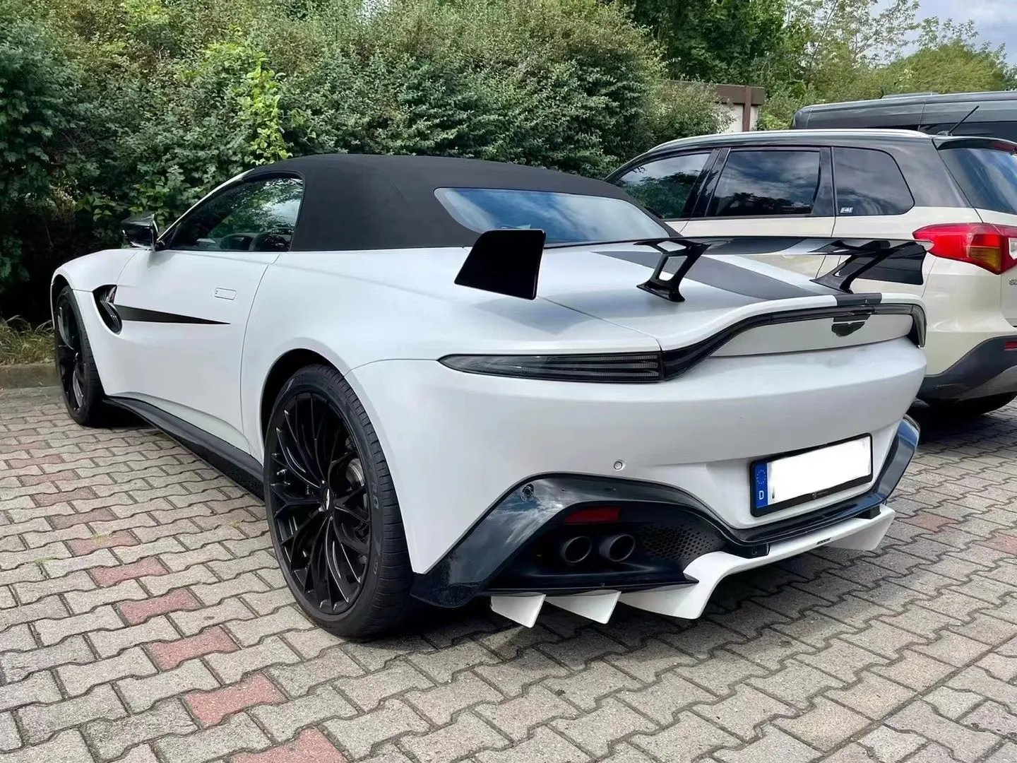 Aston Martin Vantage Carbon Fiber Spoiler - Ronghuang Upgrades