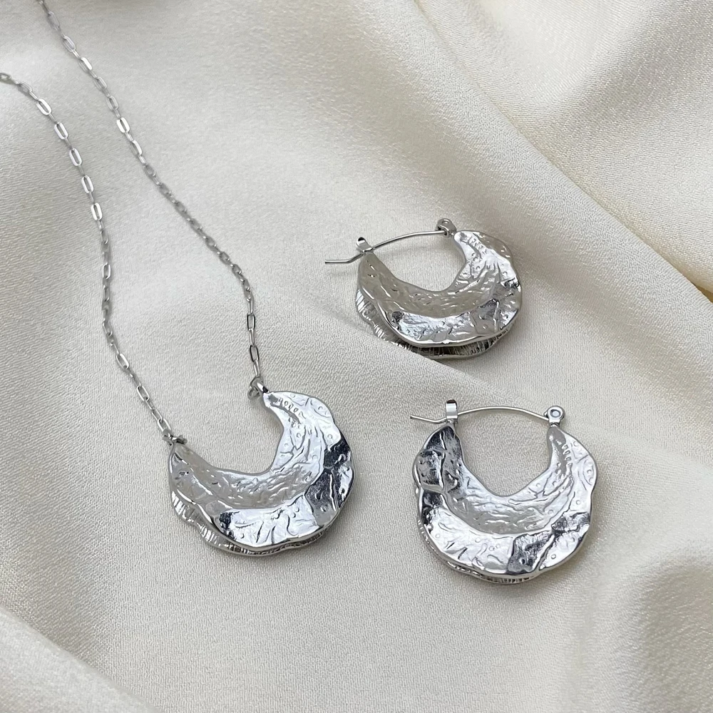 Irregular and Irregular Hammered Texture Pleated Necklace Jewelry Set ...
