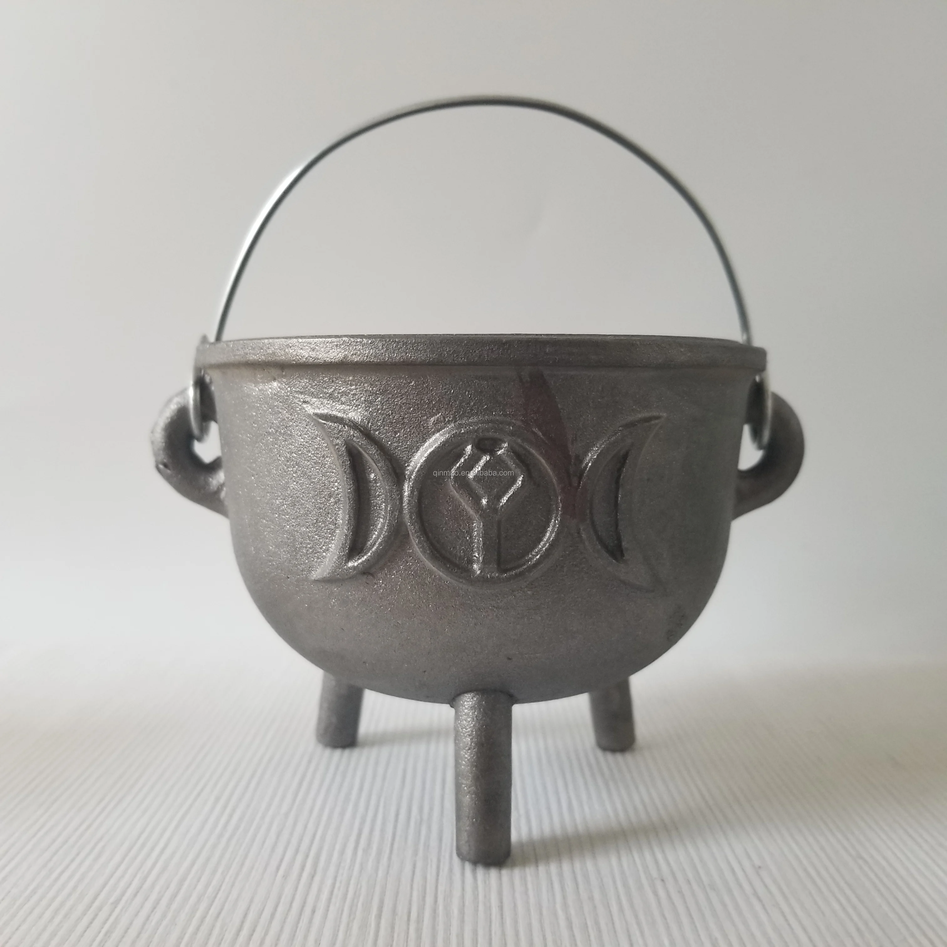 Cast Iron Incense Burning Cauldron - Perfect for Halloween