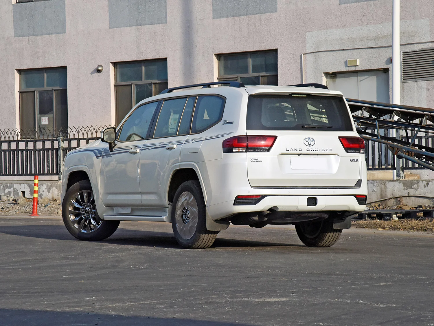 Wholesale Deluxe Toyota Land Cruiser Middle East 4.0l V6 V8 Large Suv ...