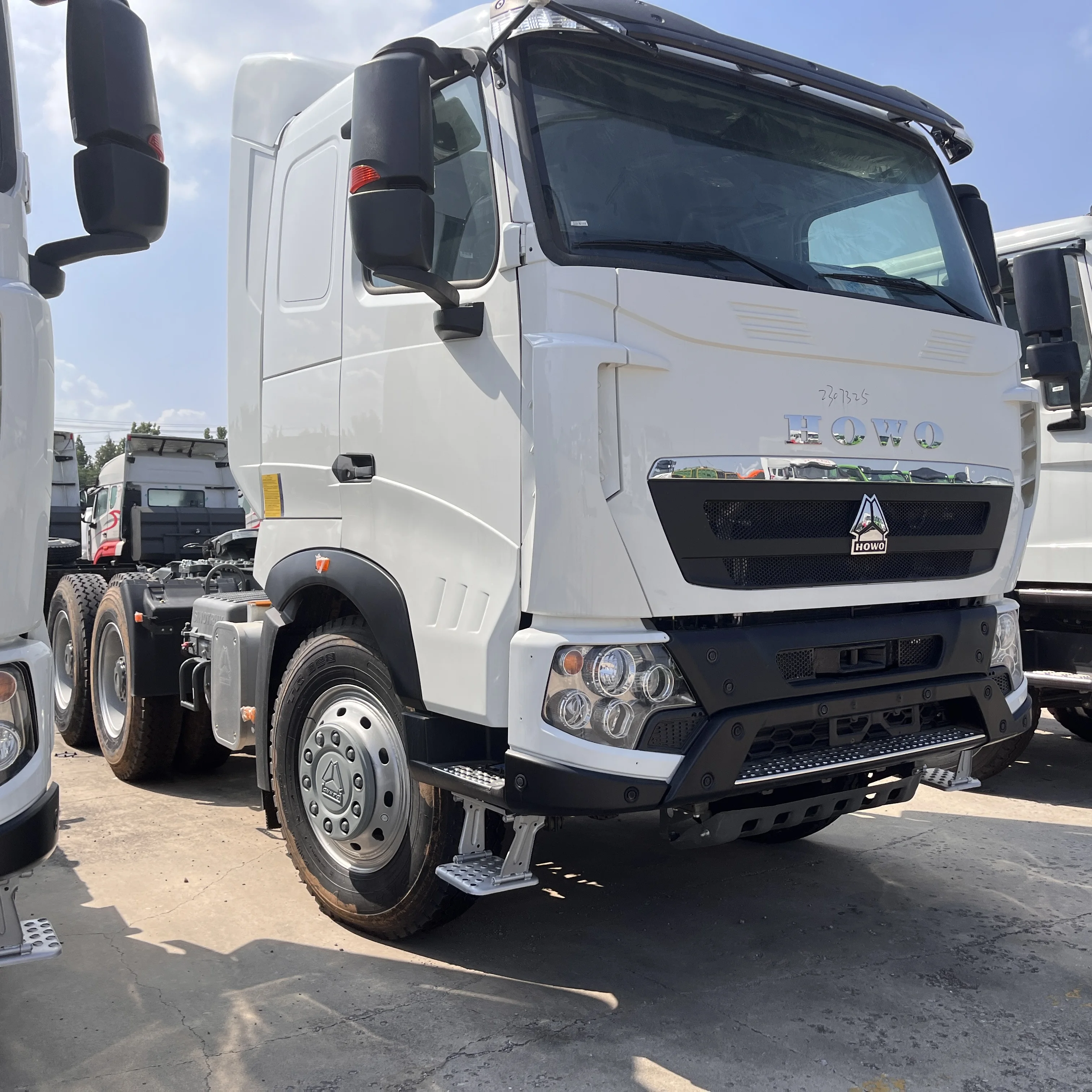 Sinotruck HOWO TX 6X4 Truck Chassis - Heavy Duty & Reliable