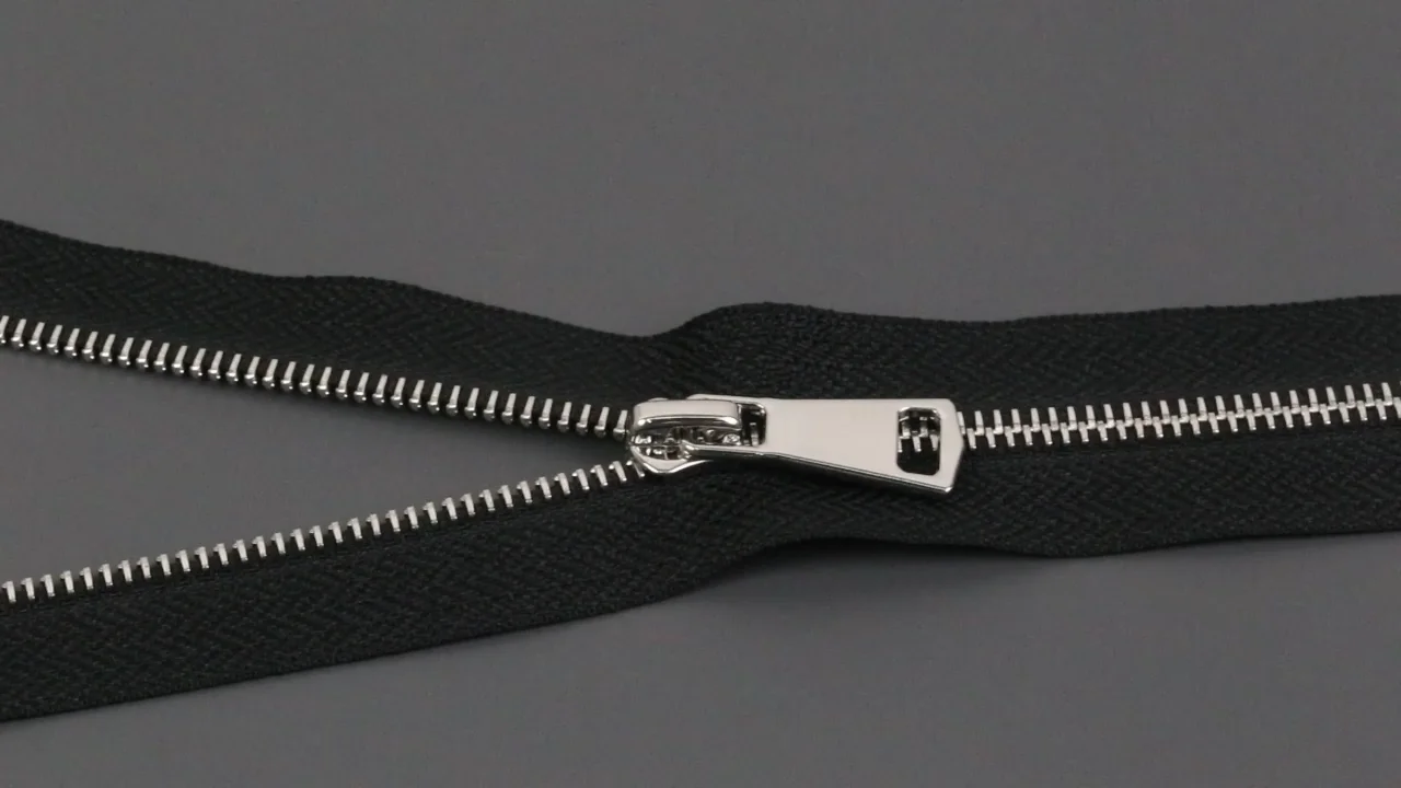 Wholesale Luxury Shiny Silver European Teeth Zipper Clothing Metal ...