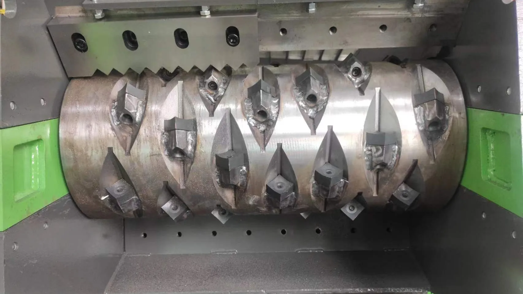 Small Plastic Shredder Machine Carton Box Plastic Shredder Shred ...