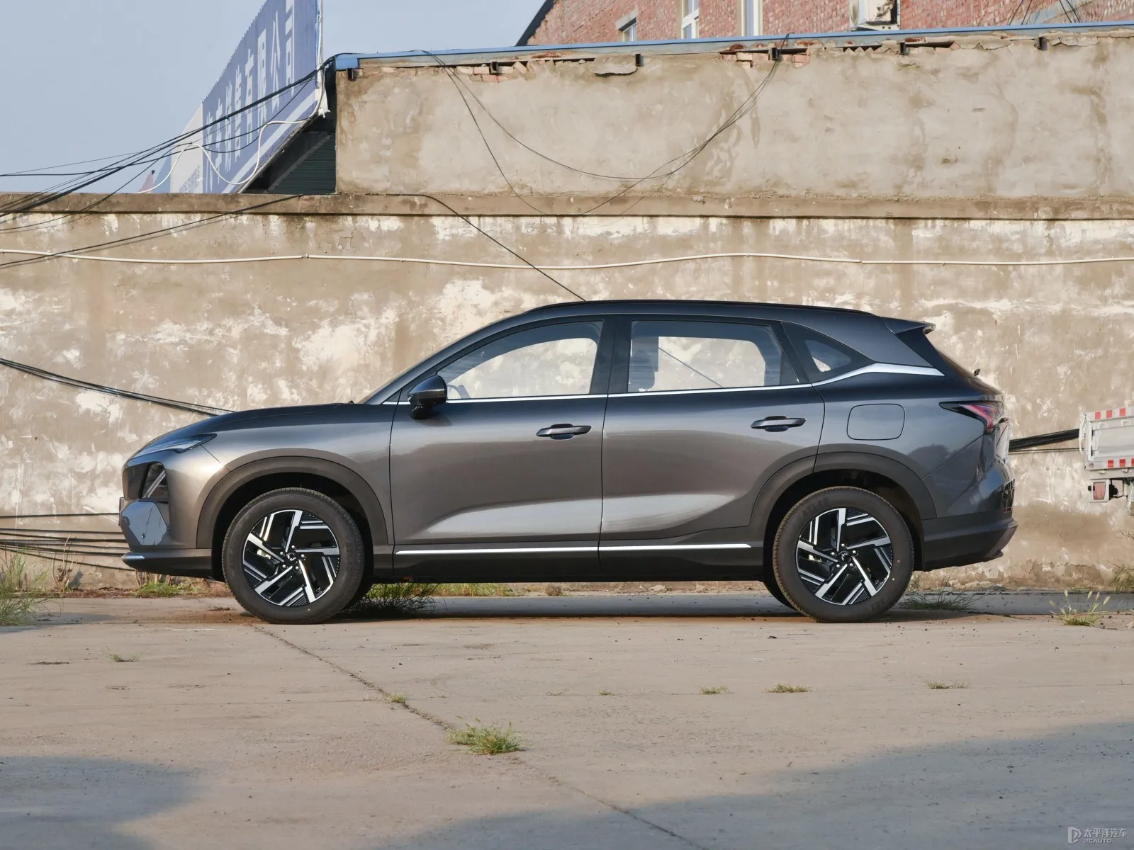 Wuling Starlight S SUV: 2024 Hybrid Electric Car, 204PS, 5-Seater Right ...