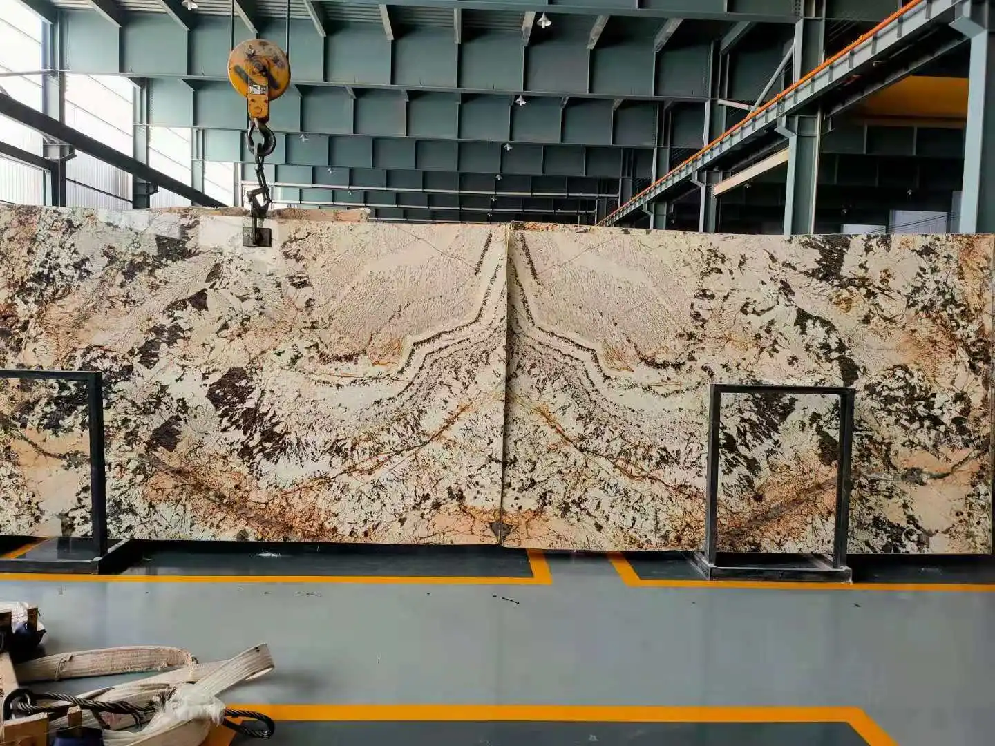 Persa Gold Granite Delicatus Brown Tiles - Modern Brazil