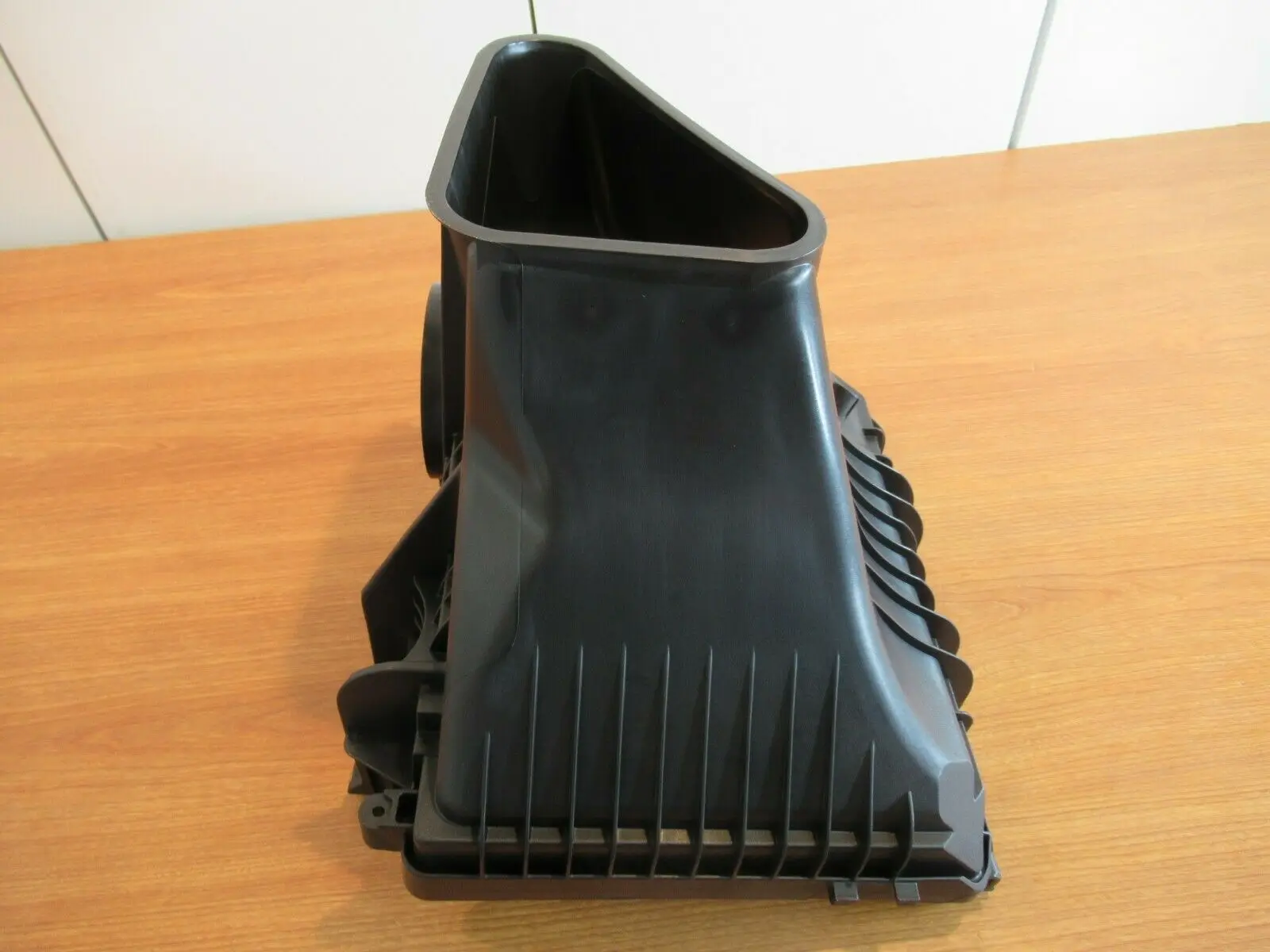 2019-2020 Dodge Challenger Engine Air Cleaner Box & Fresh Air Duct Tube ...