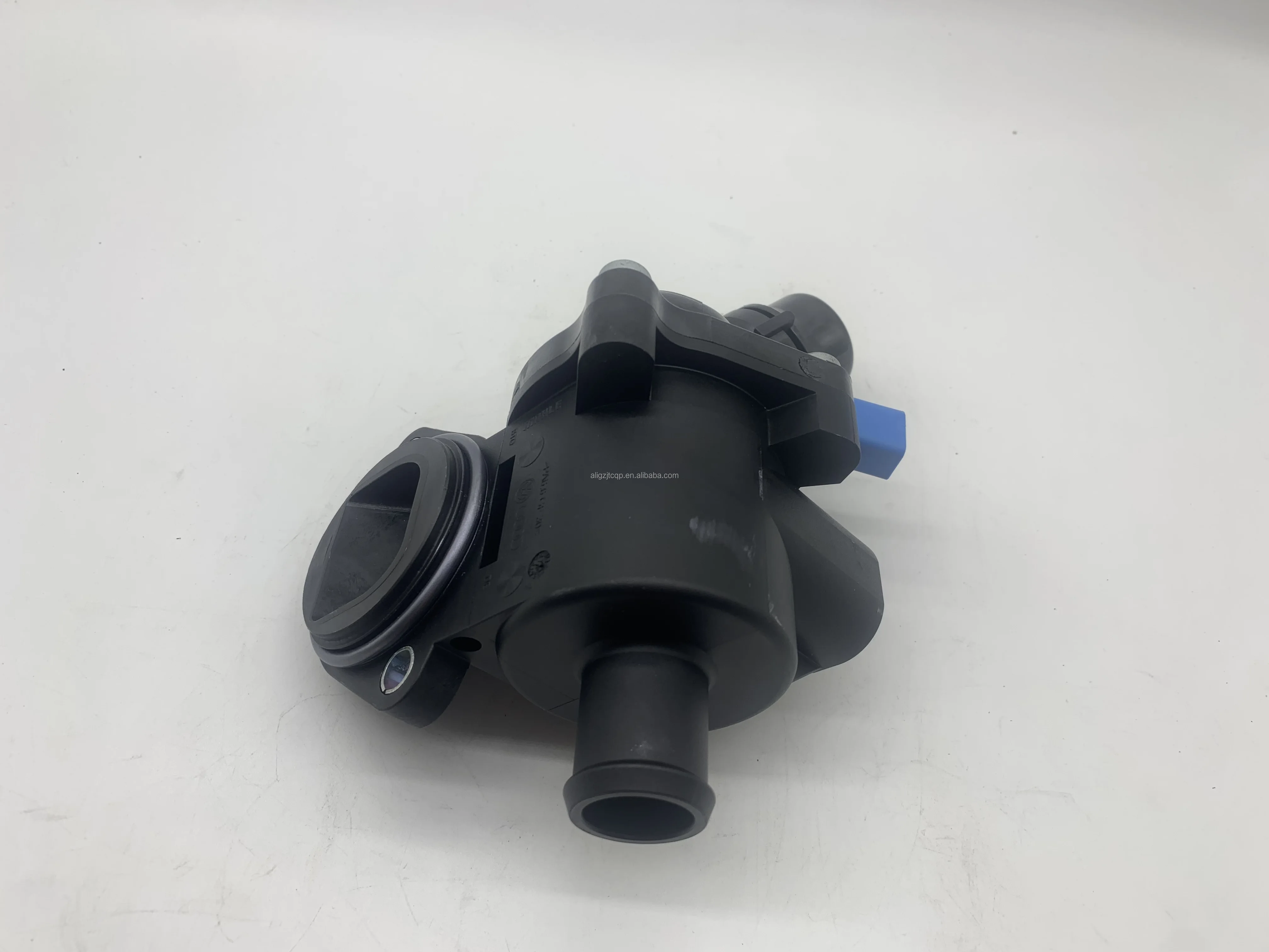 German Original Thermostat Housing Engine Parts For Audi A4 A6 Vw ...
