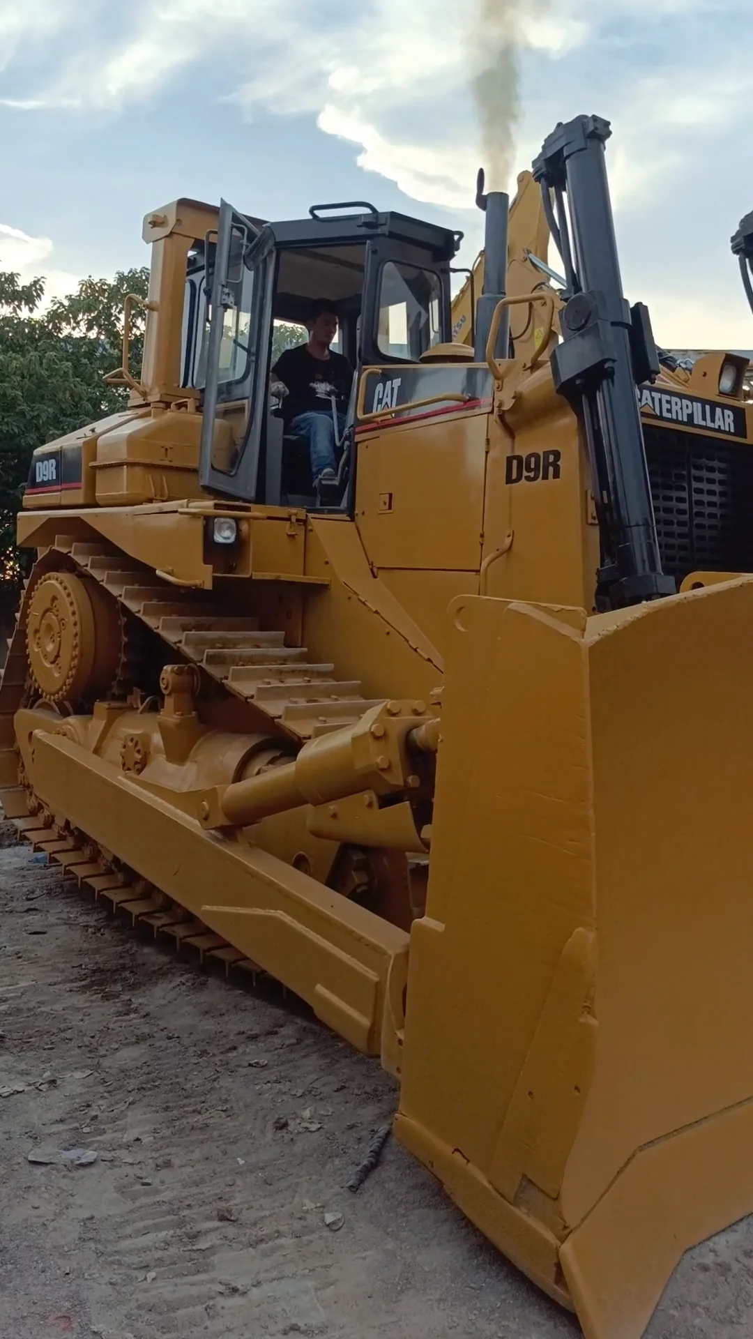 caterpillar D9R bulldozer,Japan original cat d9n d8r used bulldozers for sale| Alibaba.com