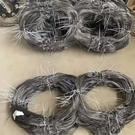 Security Barrier - Tangled Wire Woven Rings Mzp Putanka