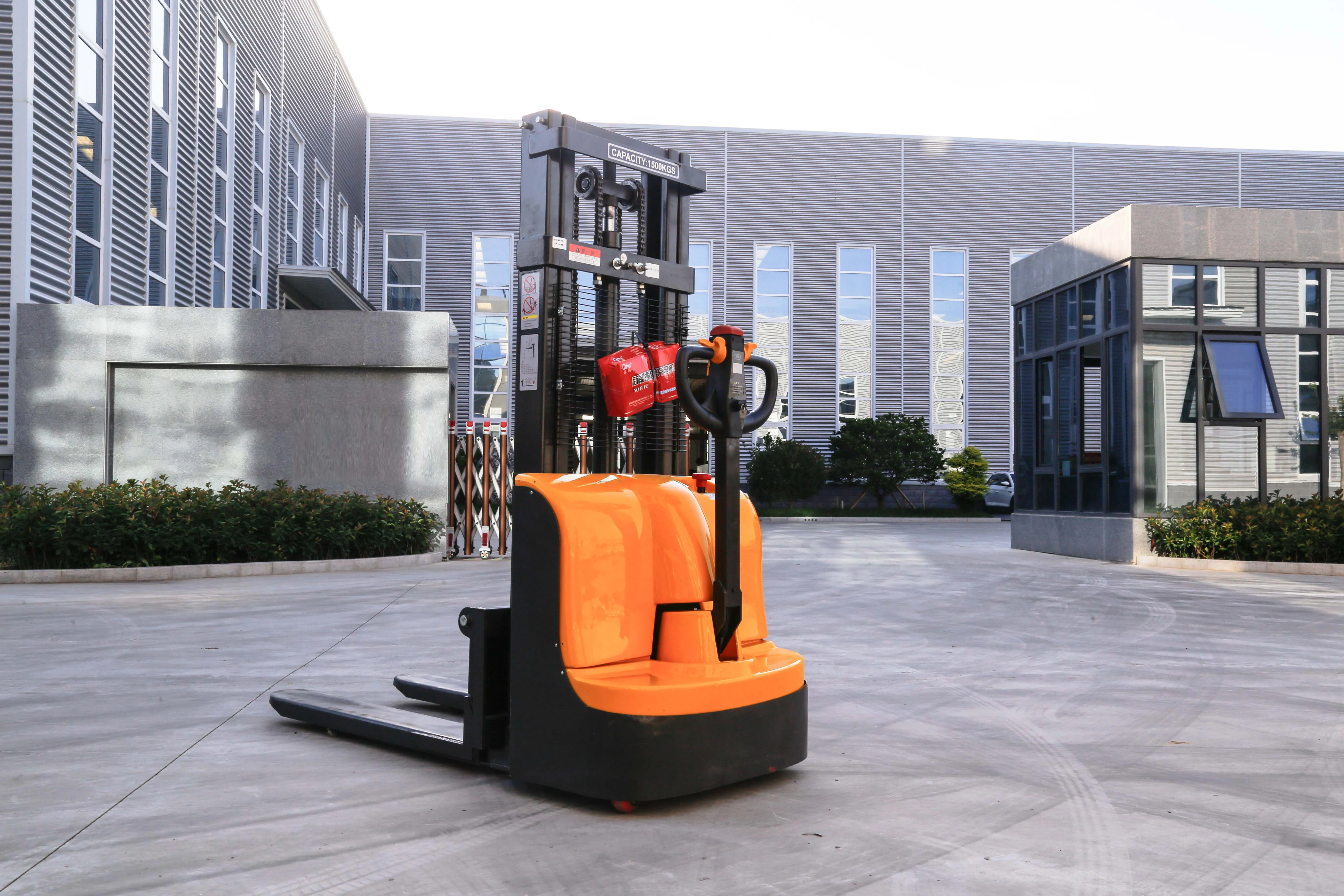 Small Electric Stacker Forklift - Efficient Lifting Solutions