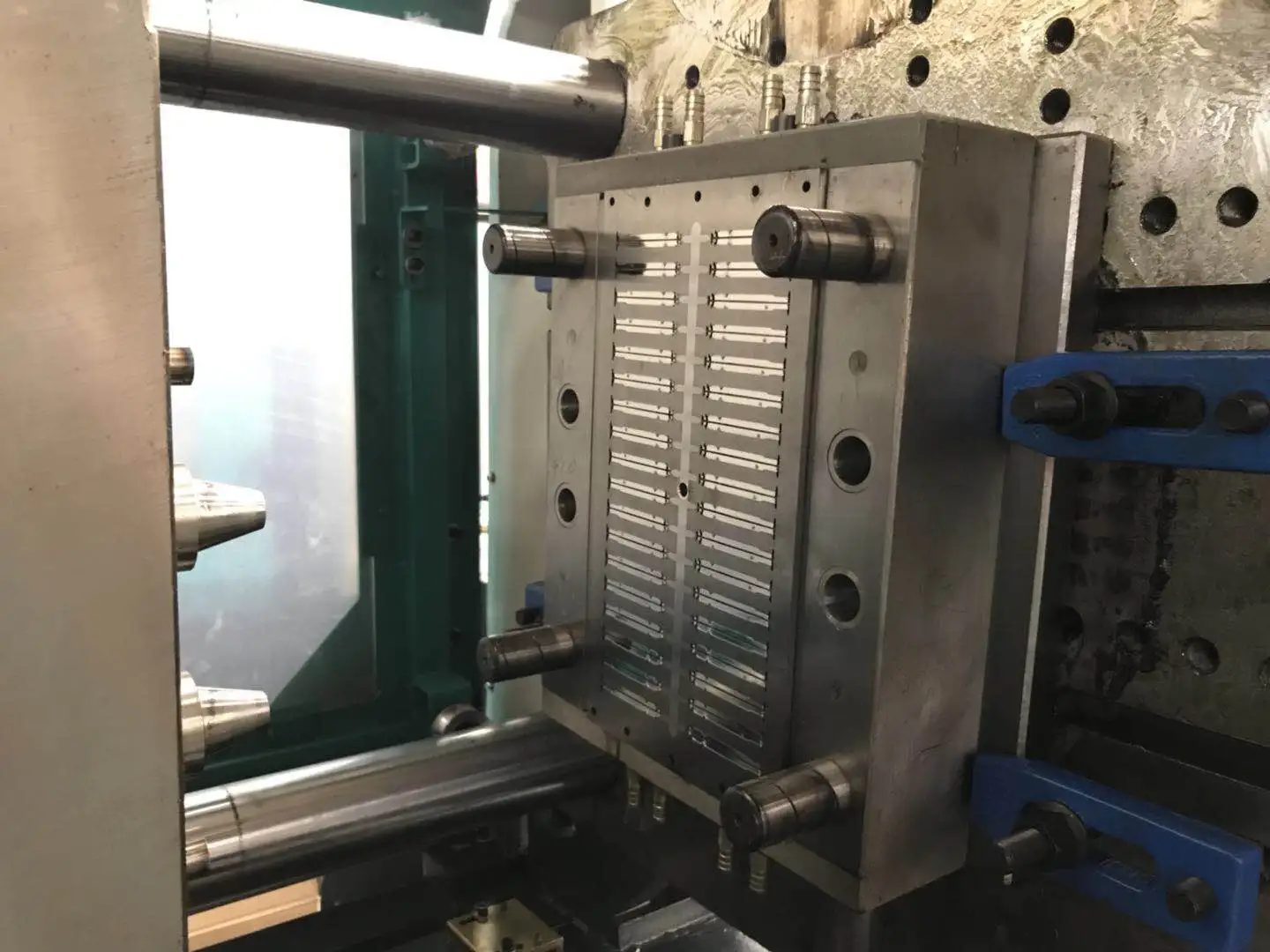 HAIJIA Medical Syringe Making Machines - Efficient & Reliable