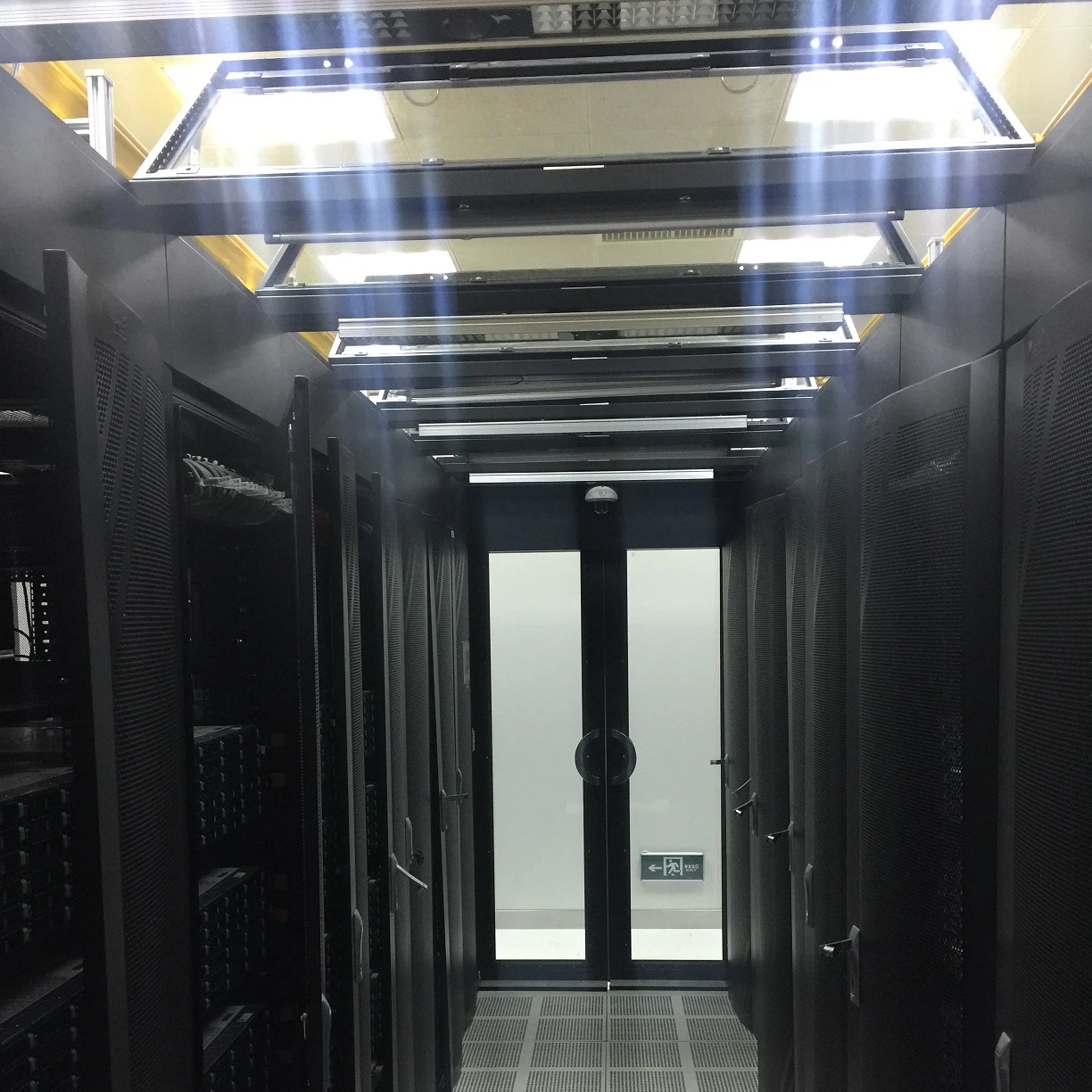42u Cold Aisle Containment System Data Center Indoor Floor Network ...