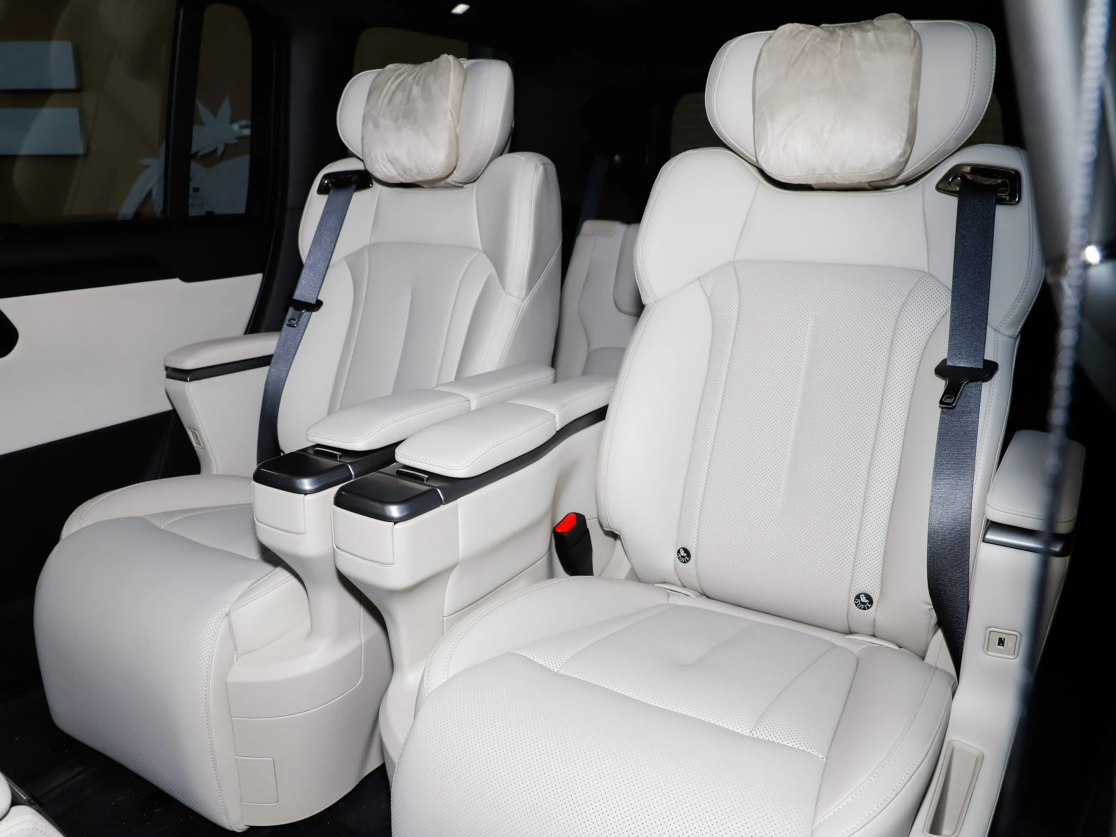 ROX 01 Advanced SUV Ultimate Family Companion with 306km EV Range 6/7 ...