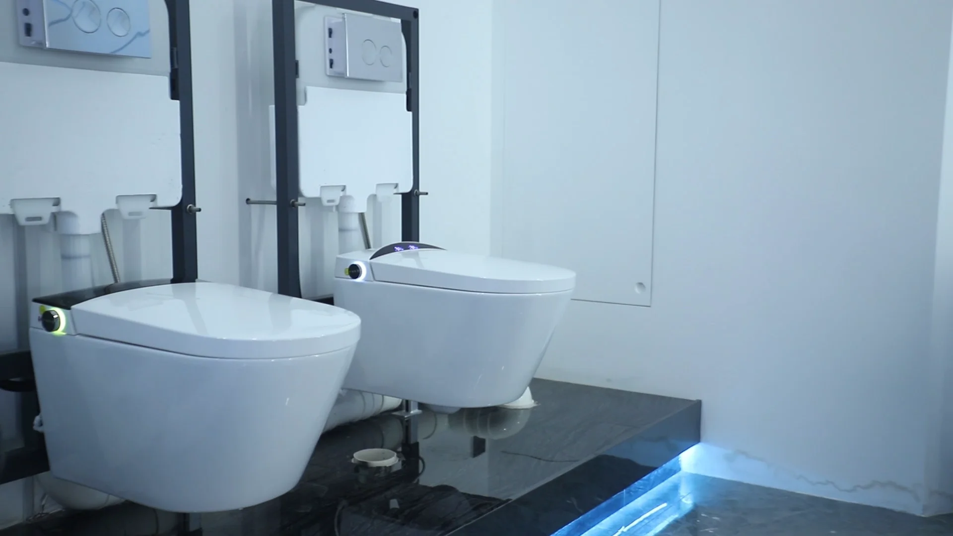 Luxury Wall Hung Smart Toilet Matt Black Intelligent Smart Toilet P ...