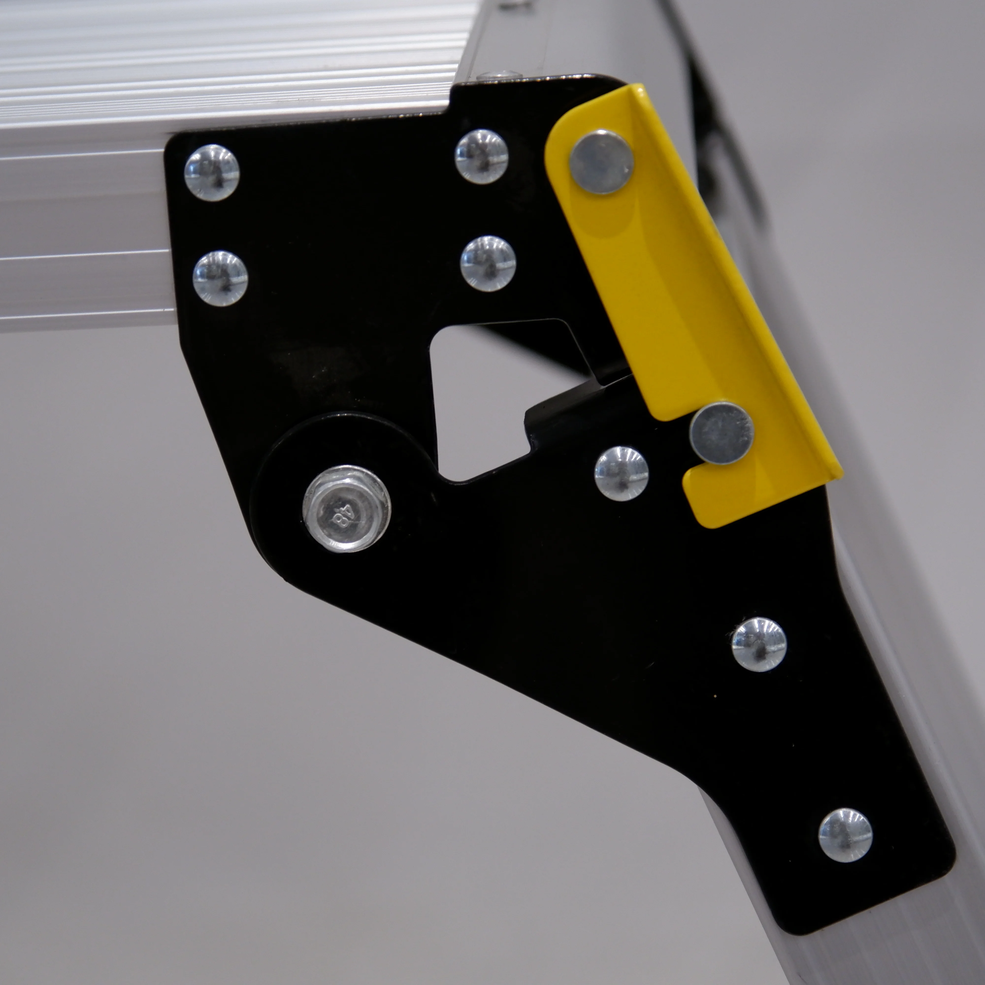 Alibaba.com: Smile Aluminum Platform Drywall Step Up Folding Work Bench ...