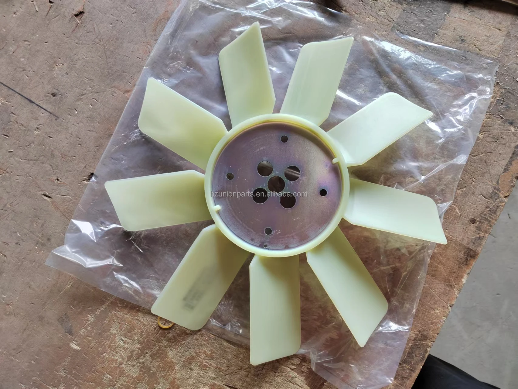 OEM 25261-41703 for Hyundai HD65/72 FAN-COOLING Truck Engine D4AL