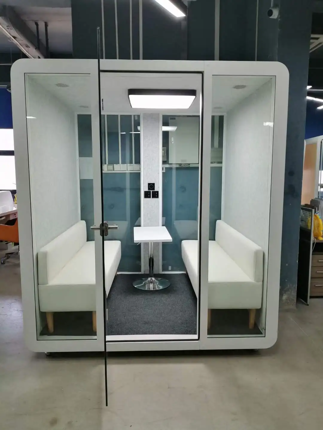 Modern Single Person Work Pod - Privacy & Acoustic Quality