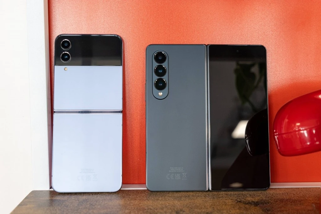 Galaxy Z Fold 4 5G - 256GB US Version with Dual SIM Card