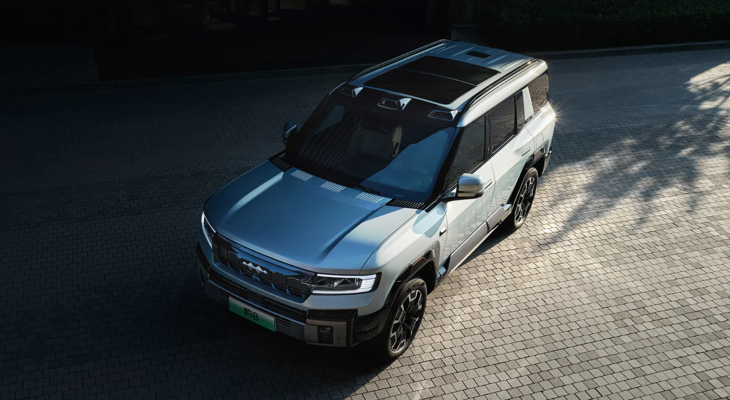 BYD Leopard 8 Plug-in Hybrid SUV - 1200km Range & 550kw Power
