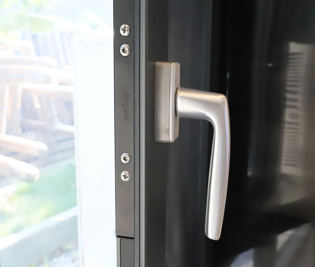 Self-screened Glass Windows And Doors Aluminum Alloy Window Frames ...