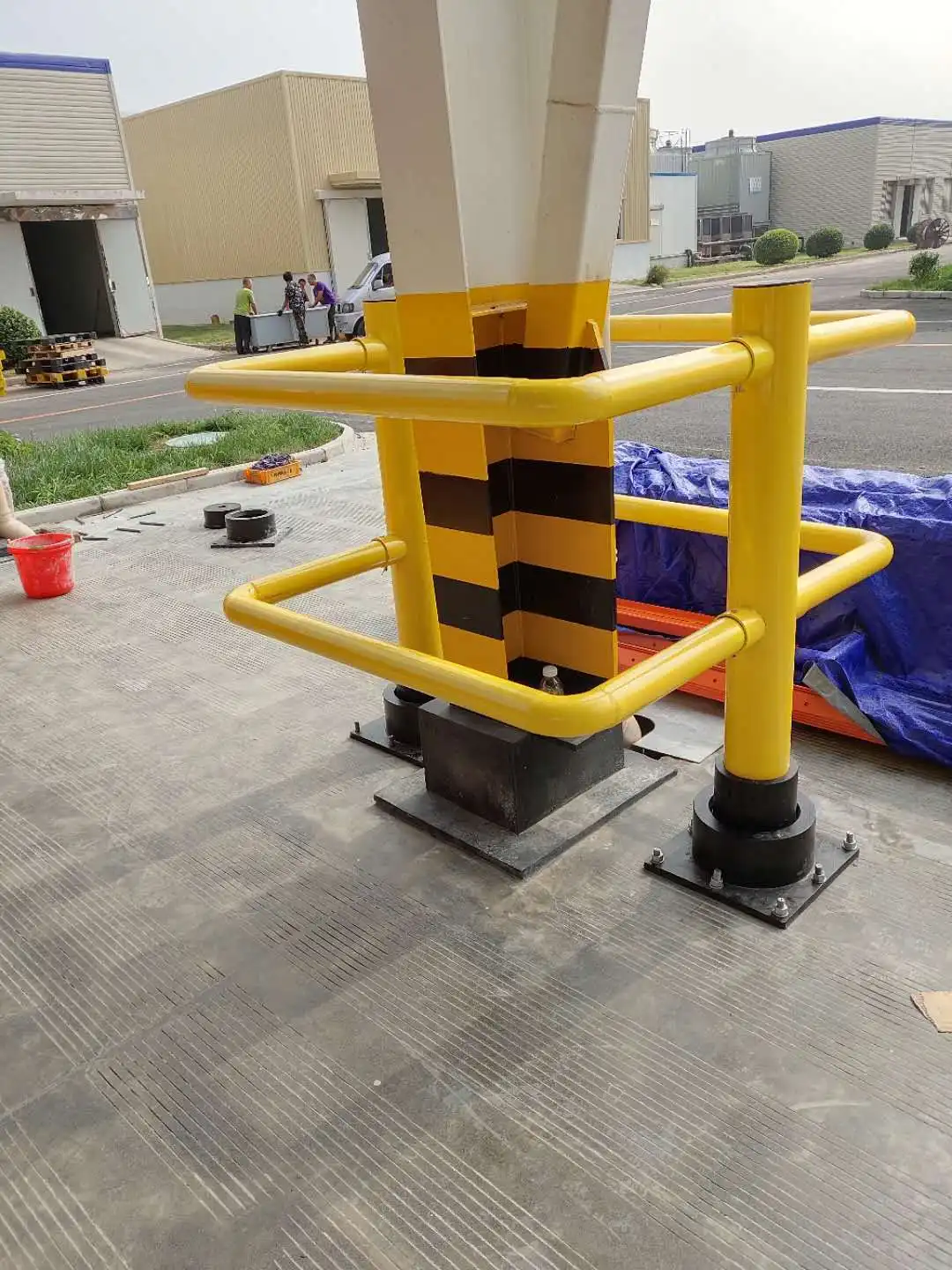 Security Guard Crash Barrier Road Traffic Safety Guardrail Systems For ...