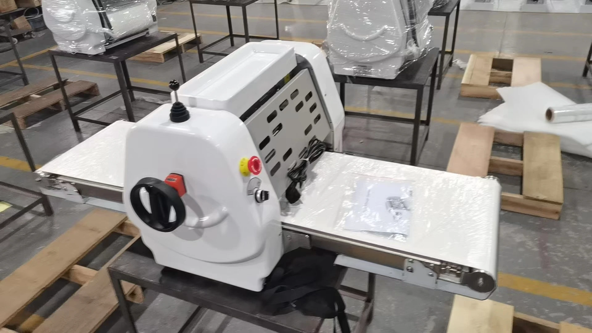 Mini Dough Sheeter - Efficient Laminator for Baking