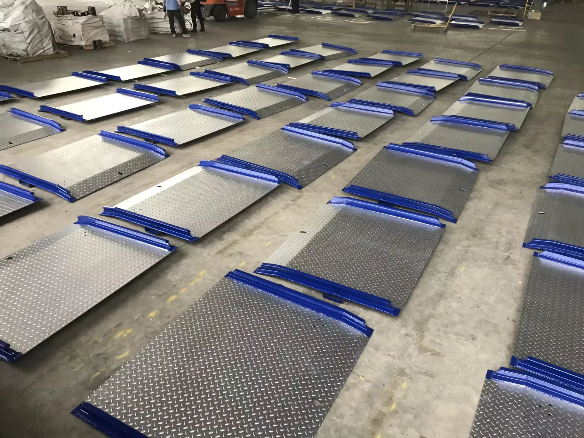 Heavy Duty Forklift Loading Dock Ramps Warehouse Truck Plate Ramp Steel ...