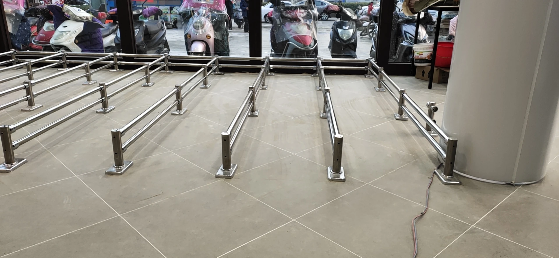 Stainless Steel Guardrail - Supermarket Shopping Cart Divider Fence