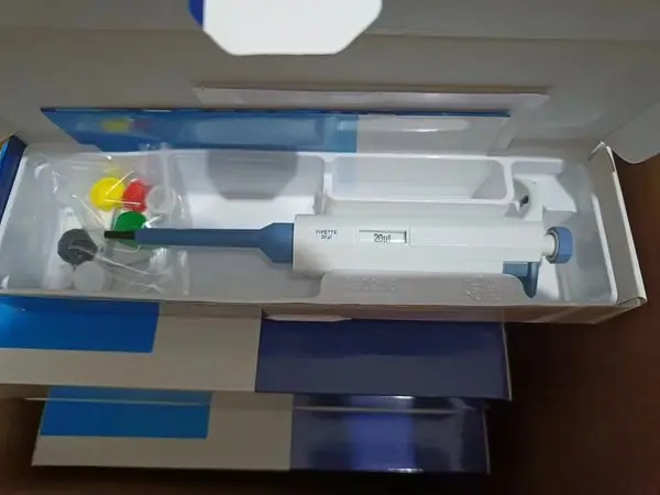 Laboratory Adjustable Pipette Measure 10-100ul Micropipette