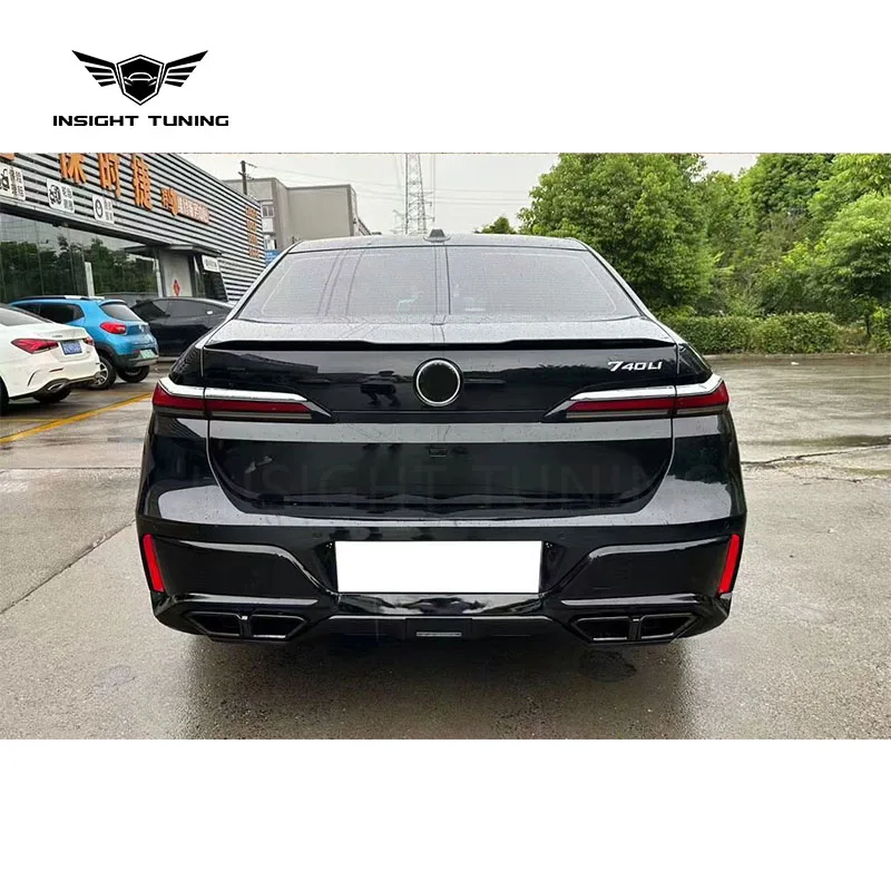 Upgrade Your BMW G70 with M760 Body Kit - Side Skirt Diffuser