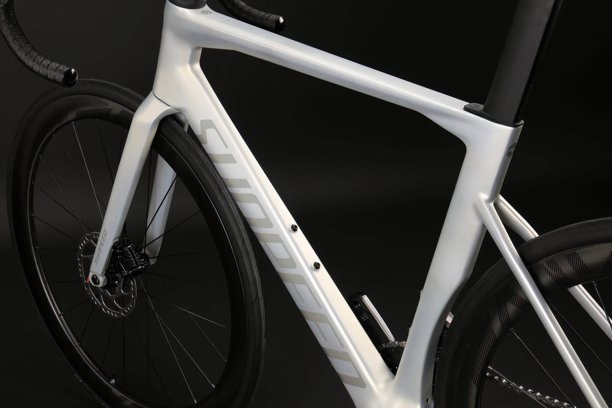 SUNPEED VICTORY - 700C Carbon Road Bike with 24 Speeds