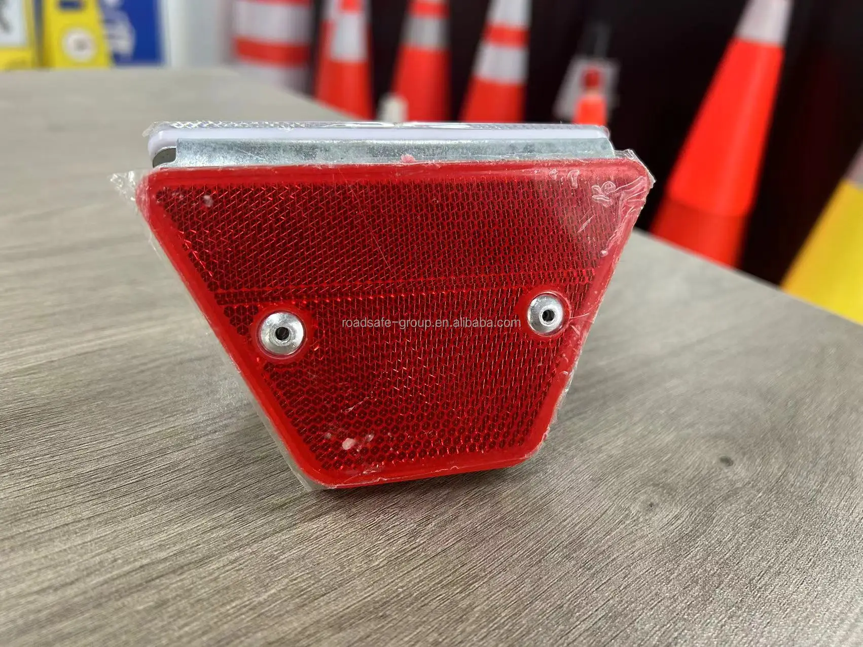 ROADSAFE Delineator Reflectors - High Visibility Solutions