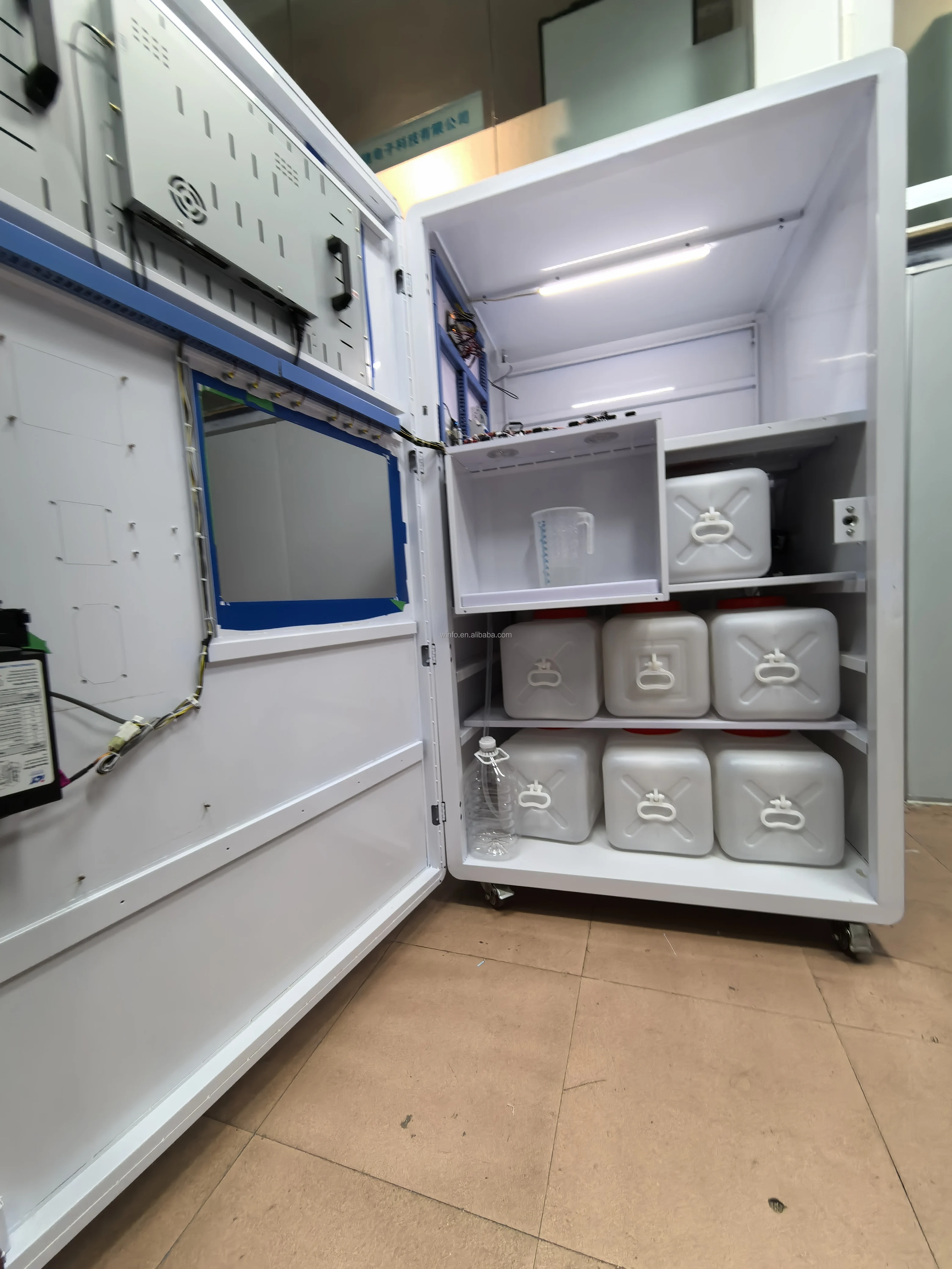 Mastercard & VISA Compatible Coin Operated Vending Machine for Laundry ...