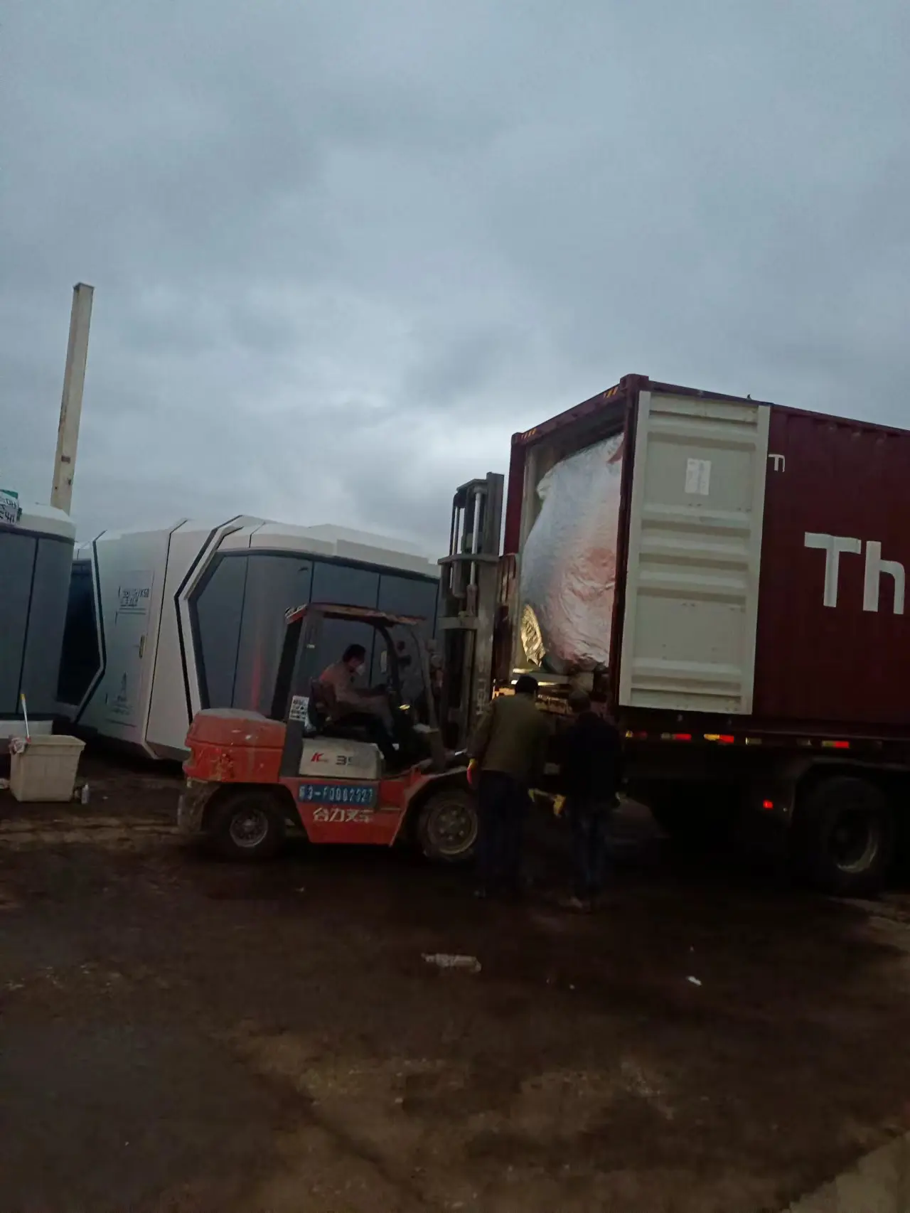 Factory Price Capsule House Commercial Space Airship Pod/prefab Homes ...