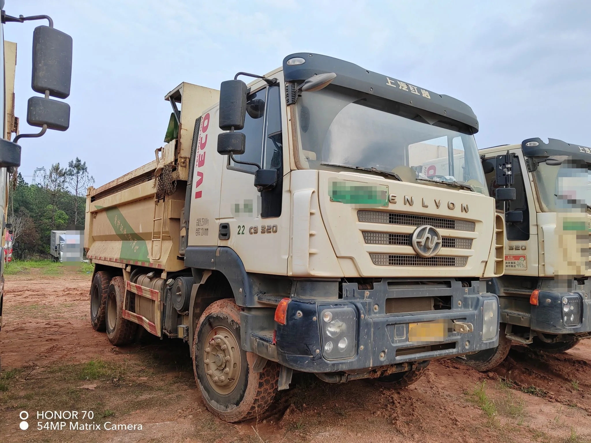 6*4 Construction Lorry Transport Cargo Hongyan 320hp Euro5 Diesel ...