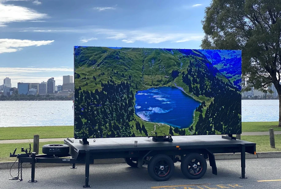 Outdoor P4 LED Screen - Mobile Trailer Street Advertising