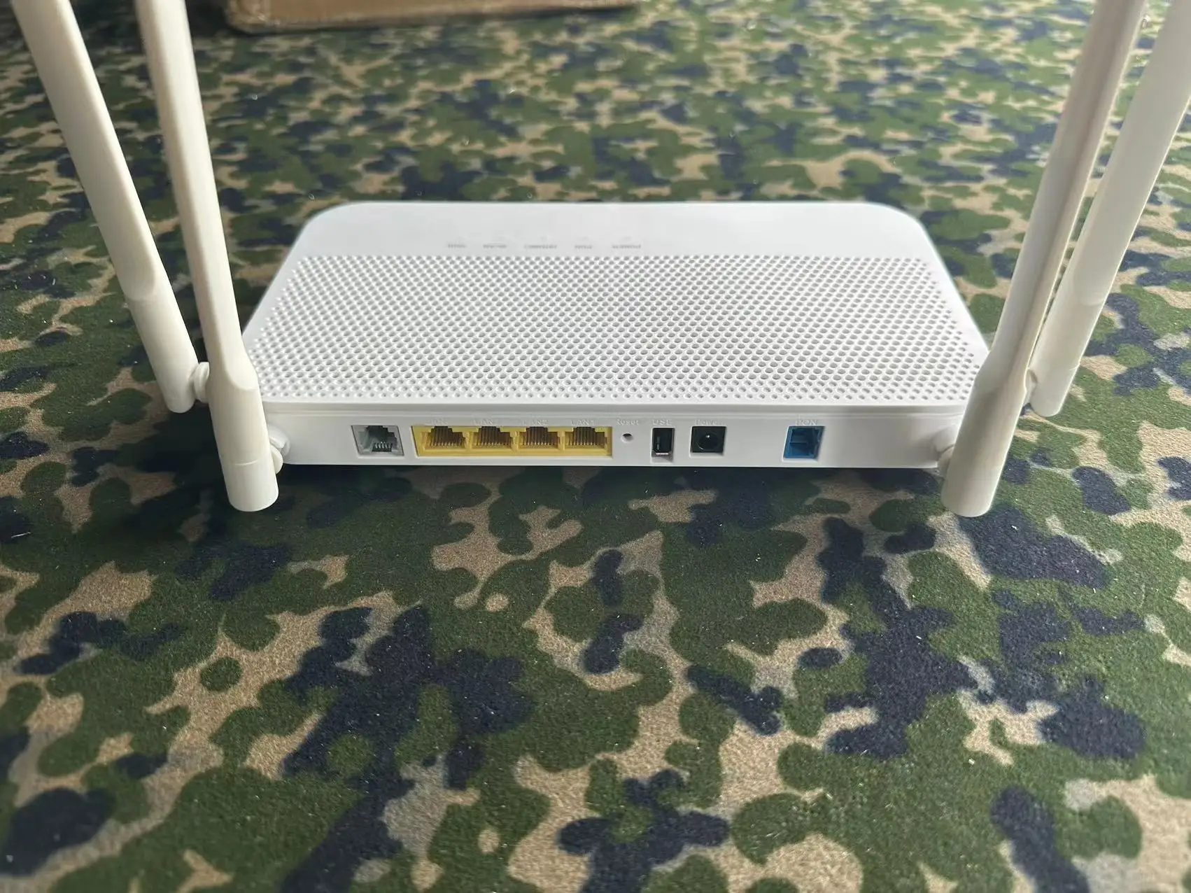 EG8247W5 GPON ONT - Dual Band Wi-Fi, 2POTS, 4GE, USB, CATV